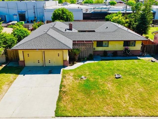 414 S 4th St, Kerman, CA 93630