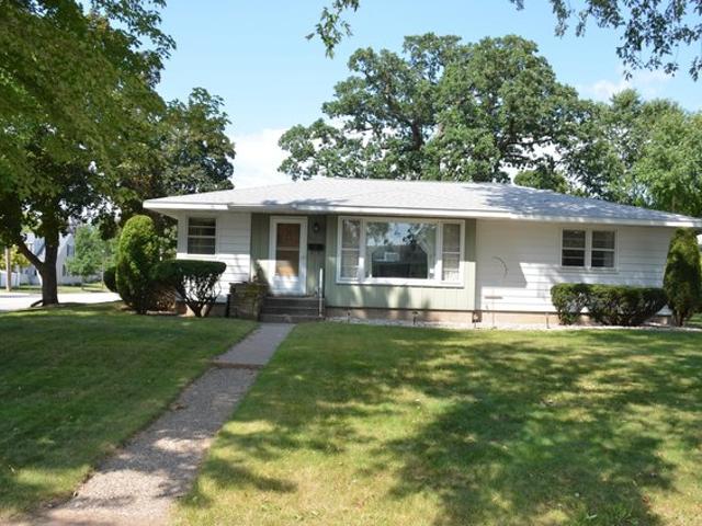 414 8th St S, La Crescent, MN 55947