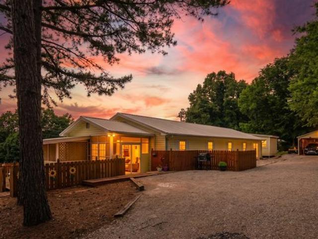 414 S 9th St, Thayer, MO 65791