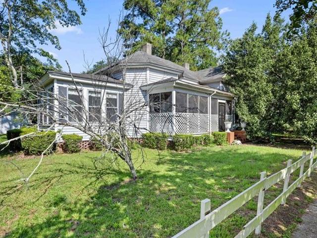 414 S Hutchinson Ave, Adel, GA 31620
