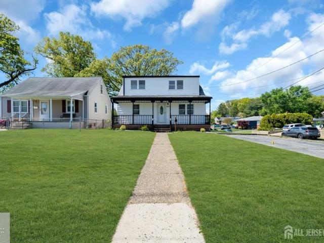 414 S Pine Ave S, Sayreville, NJ 08879