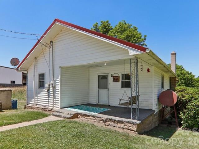 414 Skyline Dr, Canton, NC 28716
