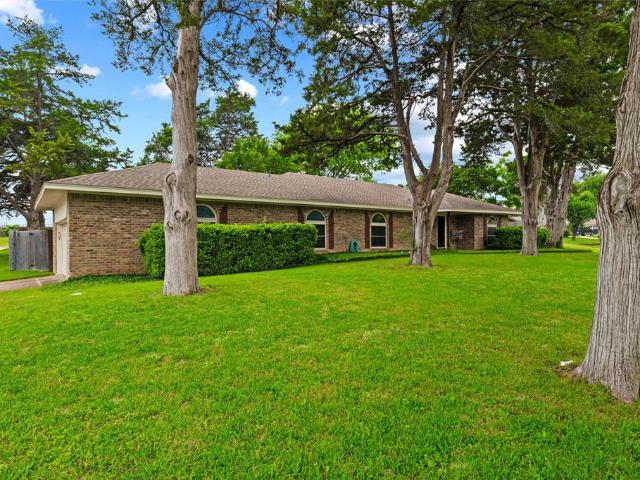414 Ridgewood Dr, DeSoto, TX 75115 | MLS #21255 | Compass