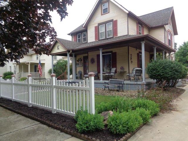 414 W Pearl St, Willard, OH 44890