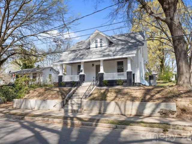 414 W Sharpe Street