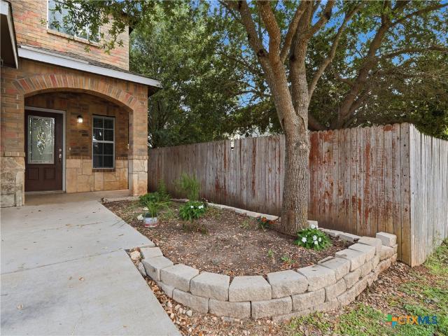 414 Walnut Crest