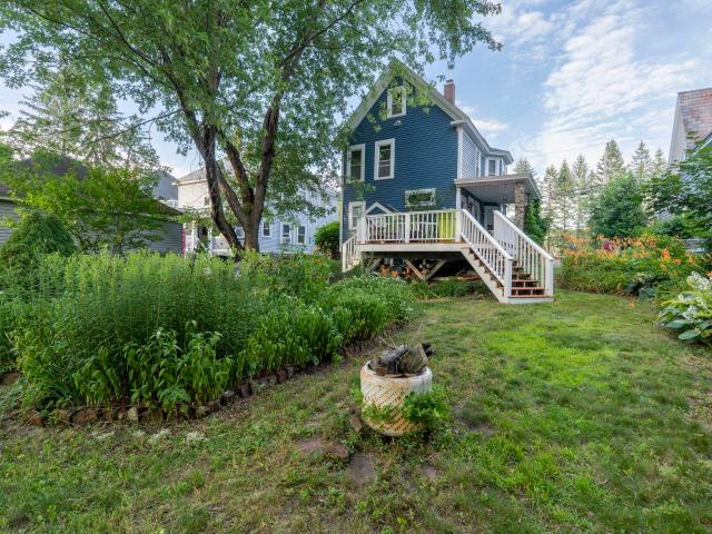 414 Walnut St, Manchester, NH 03104 | MLS #5098