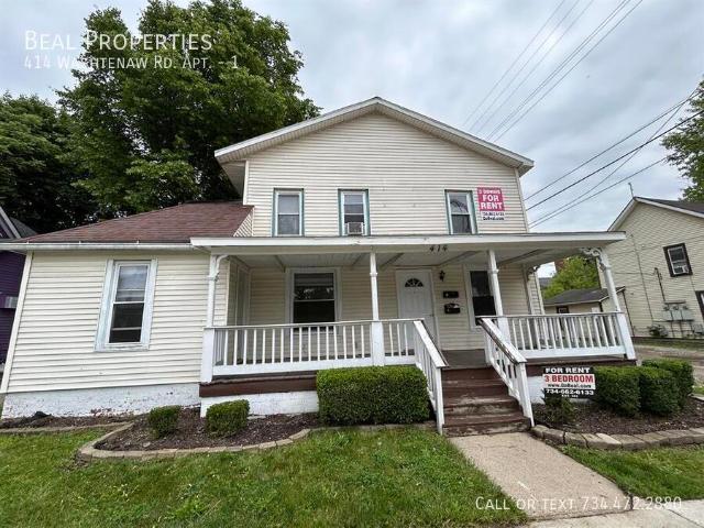 414 Washtenaw Rd. Apt 3 beds, 1 full bath