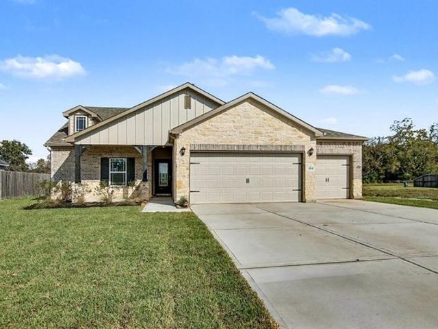 414 Wellshire Dr, West Columbia, TX 77486
