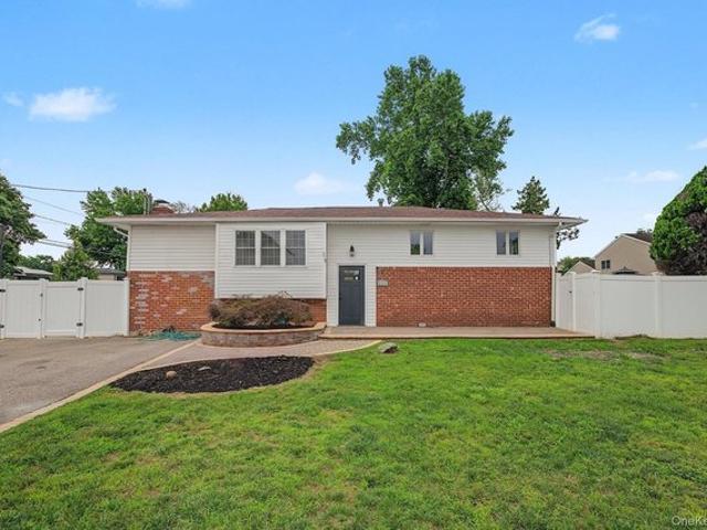 414 Westview Ave, Deer Park, NY 11729
