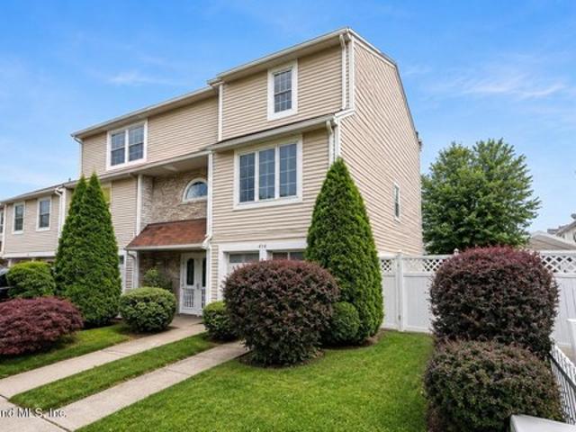 414 Wilcox St, Staten Island, NY 10303