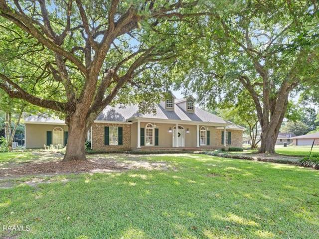 414 Wildwood Dr, New Iberia, LA 70560