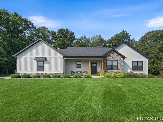4154 Meyer Dr, Hamilton, MI 49419