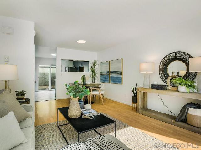 4154 Camino Islay