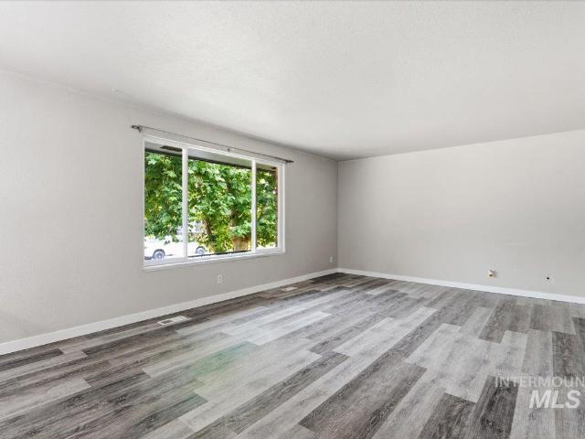 4155 N Kilarney Dr