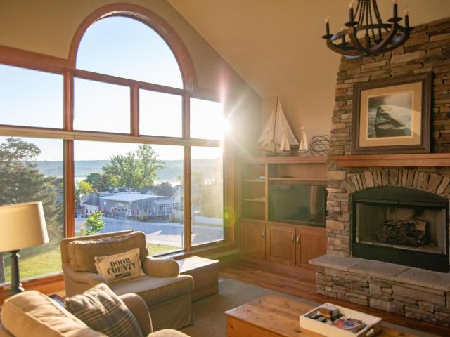 4155 BLUFF Lane