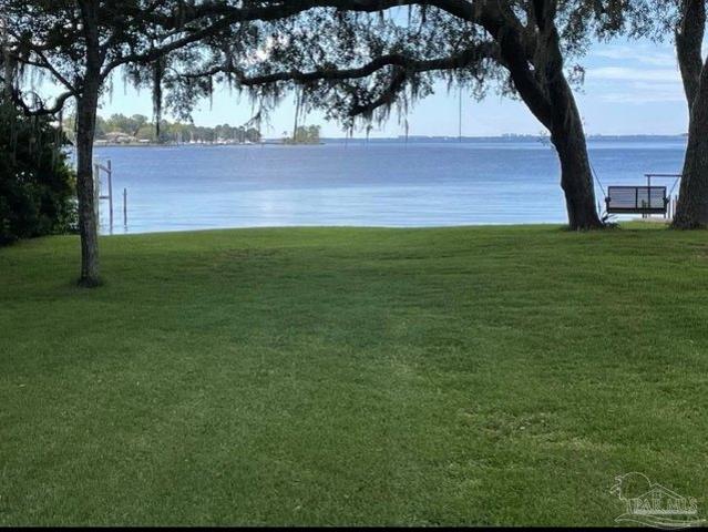 4156 Beach Dr, Niceville, FL 32578