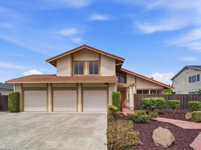 4157 Isola Dr, Fremont, CA 94555