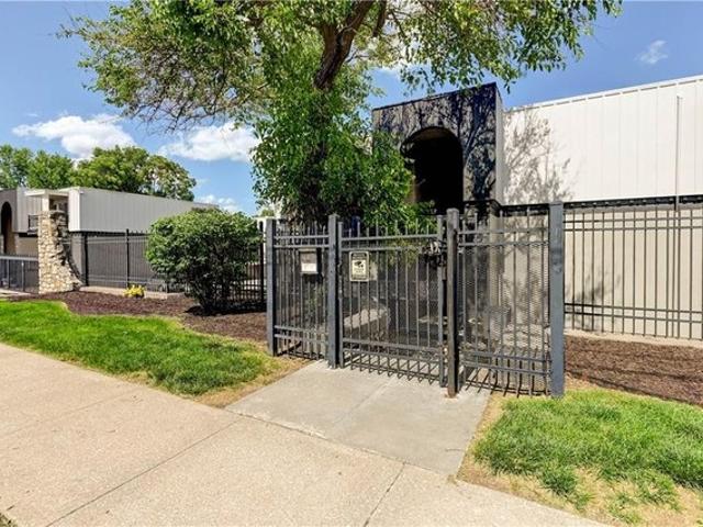 4157 Roanoke Rd Apt 2, Kansas City, MO 64111