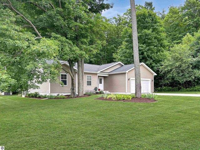 4159 Edwin Blvd, Grawn, MI 49637