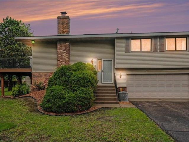 4159 Sylvia Ct, Shoreview, MN 55126