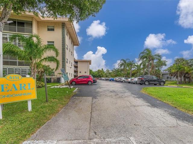 4151 NW 41st St Apt 409, Lauderdale Lakes, FL 33319