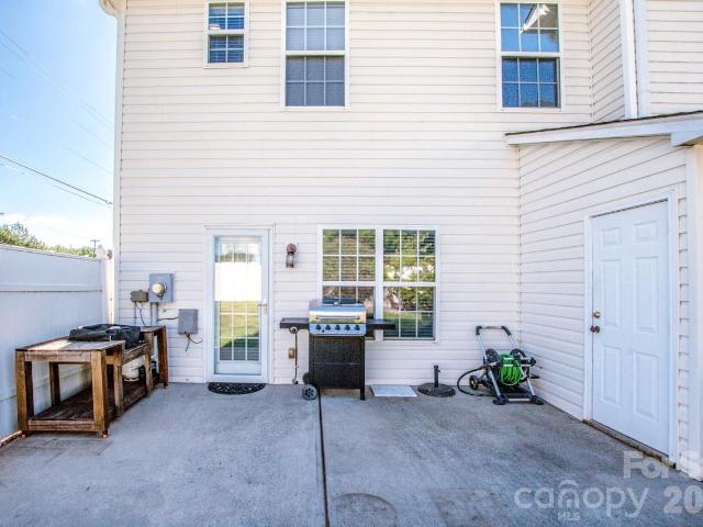4151 Kenton Glenn Court NW