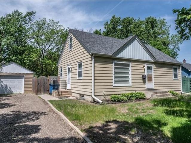 4151 Xenia Ave N, Robbinsdale, MN 55422