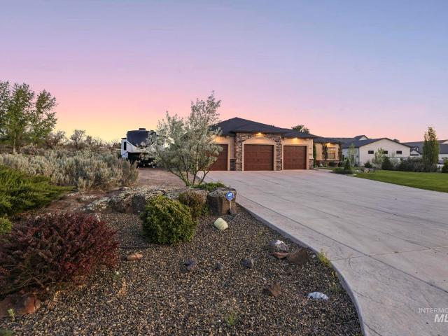 4152 N Meadow Ridge Cir