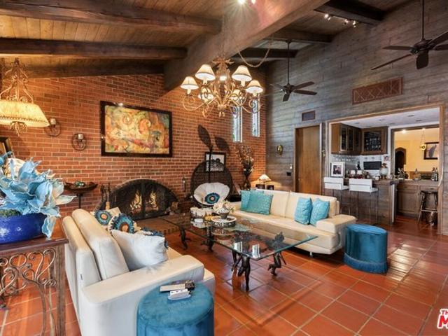 4152 Falling Leaf Dr, Encino, CA 91316