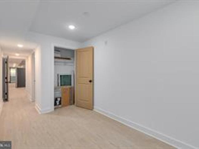 4153 Mantua Ave #1