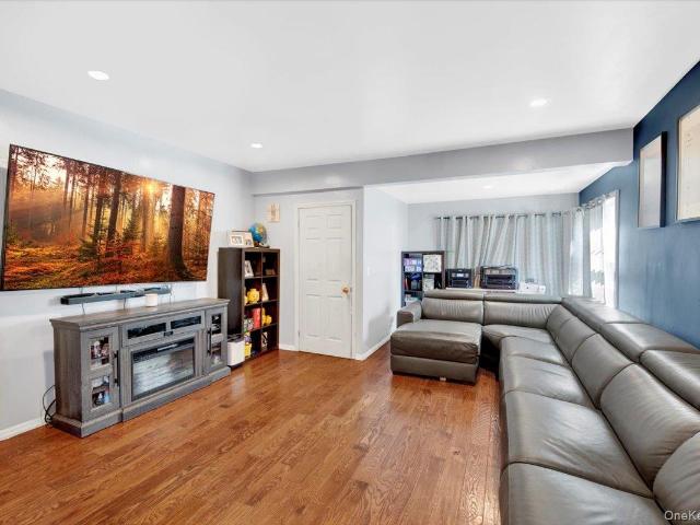 4153 Gunther Avenue | Compass