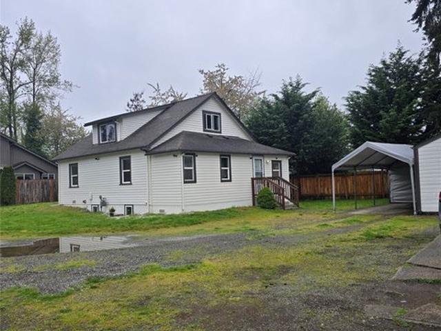 415 138th St E, Tacoma, WA 98445