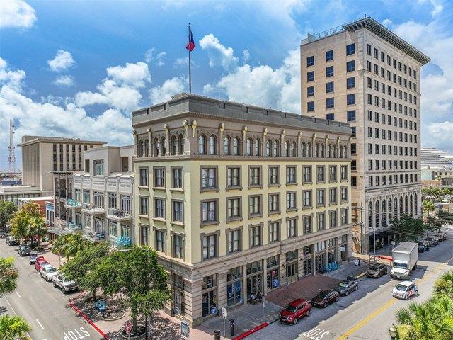 415 22nd St, Galveston, TX 77550