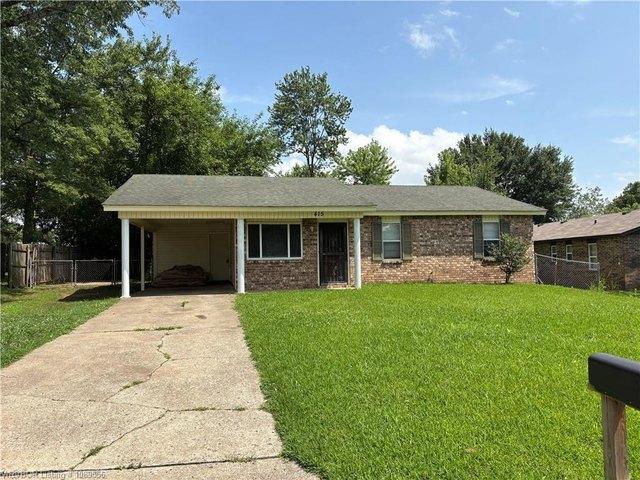 415 42nd Cir, Van Buren, AR 72956