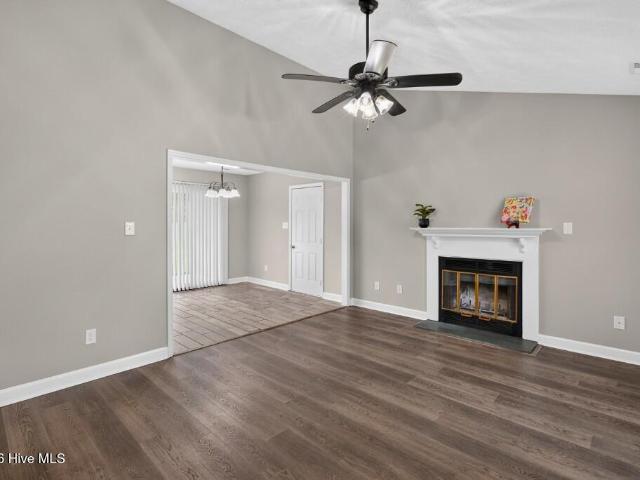 415 Cottonwood Court