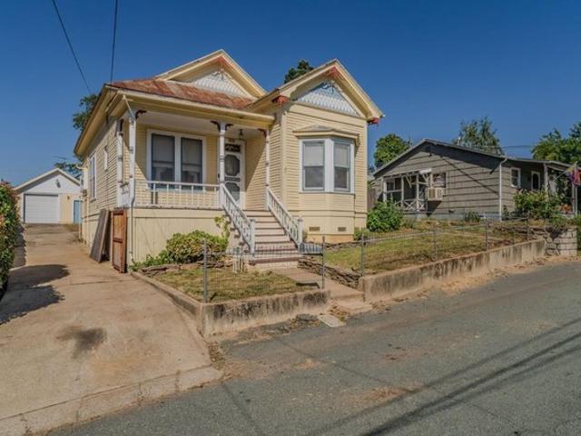 415 Church St, Jackson, CA 95642