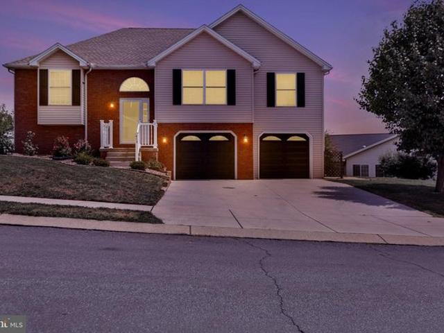 415 Clover St, Etters, PA 17319