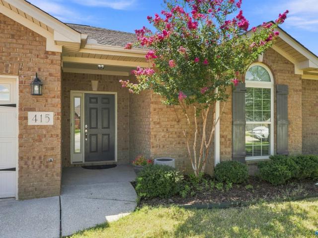 415 Creekwater Circle NW