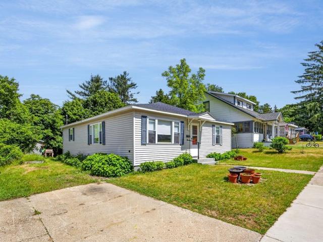 415 Crippen St, Cadillac, MI 49601