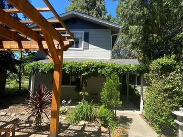 415 Berglund St, Rogue River, OR 97537
