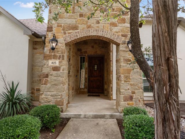 415 Bitterroot Ln