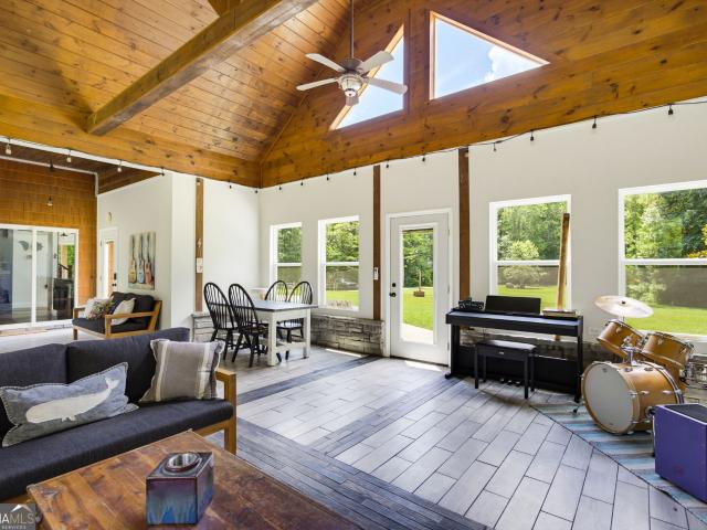 415 Bruce Road