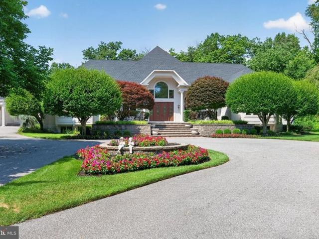 415 Bridgeboro Rd, Moorestown, NJ 08057