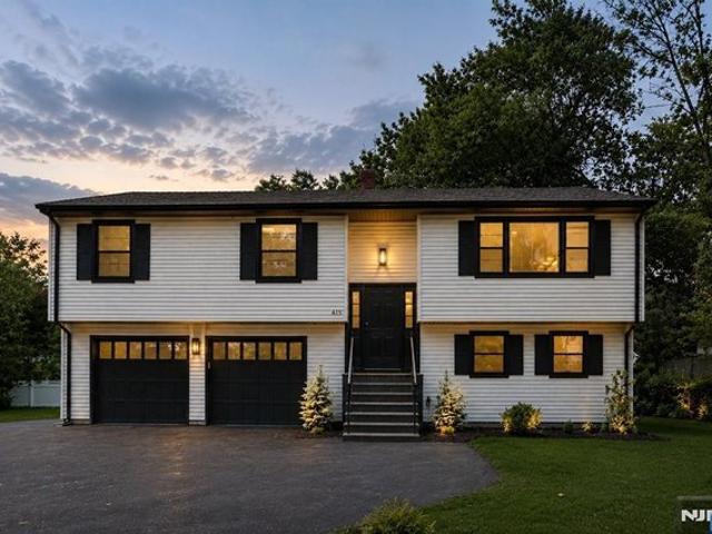 415 Goffle Rd, Wyckoff, NJ 07481