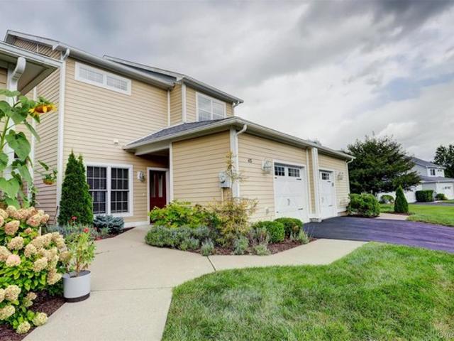 415 Gardenia Dr, Rhinebeck, NY 12572