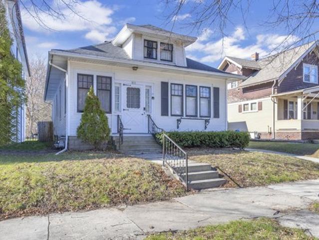 415 Grant Ave, Sheboygan, WI 53081