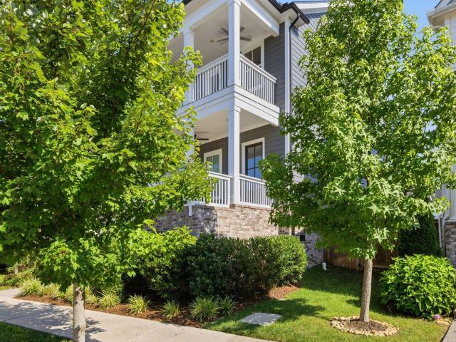 415 Dewar Dr