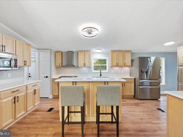 415 Dutch Dr, Lothian, MD 20711