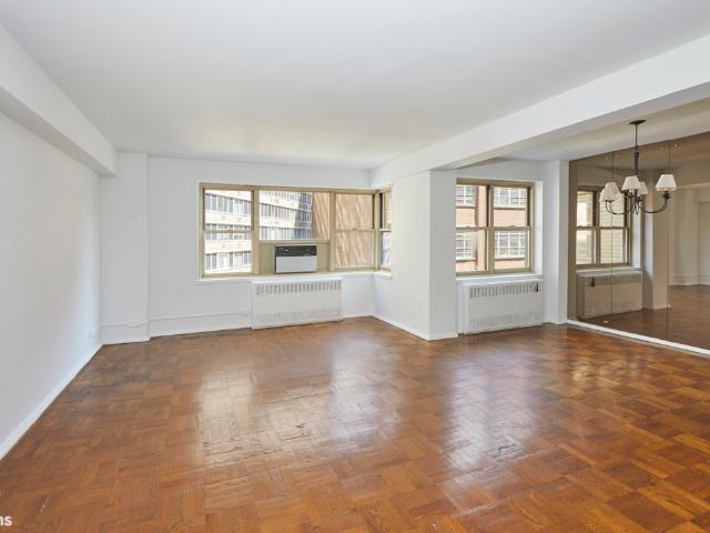 415 E 52ND Street 3CC